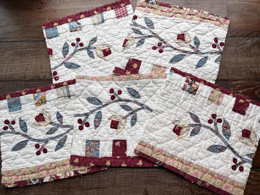 FIVE Vintage Quilt Pieces With Floral Appliques Quilted Cotton Scraps ...