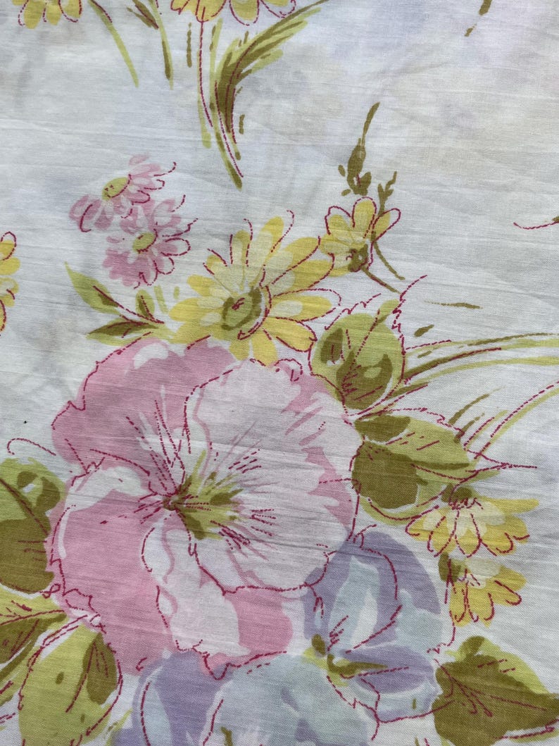 Vintage Floral Sheet Fabric, 44" Wide, Delicate Wildflowers (half Yard ...