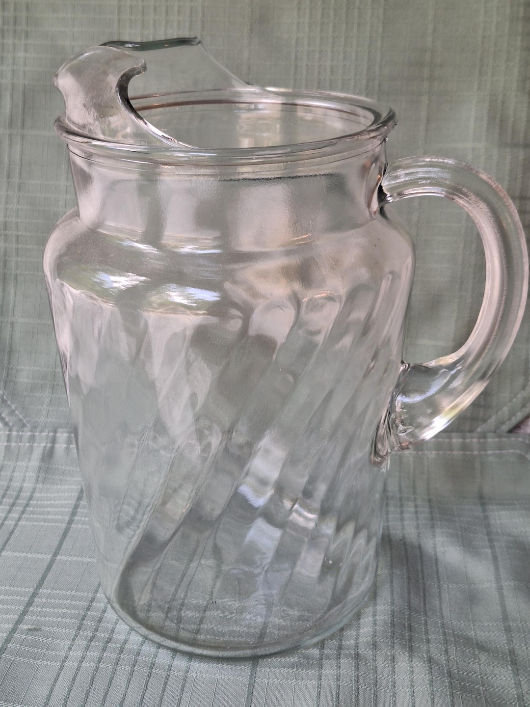 Vintage Optic Swirl Clear Glass Pitcher With Ice Lip Guard Capacity: 80 ...