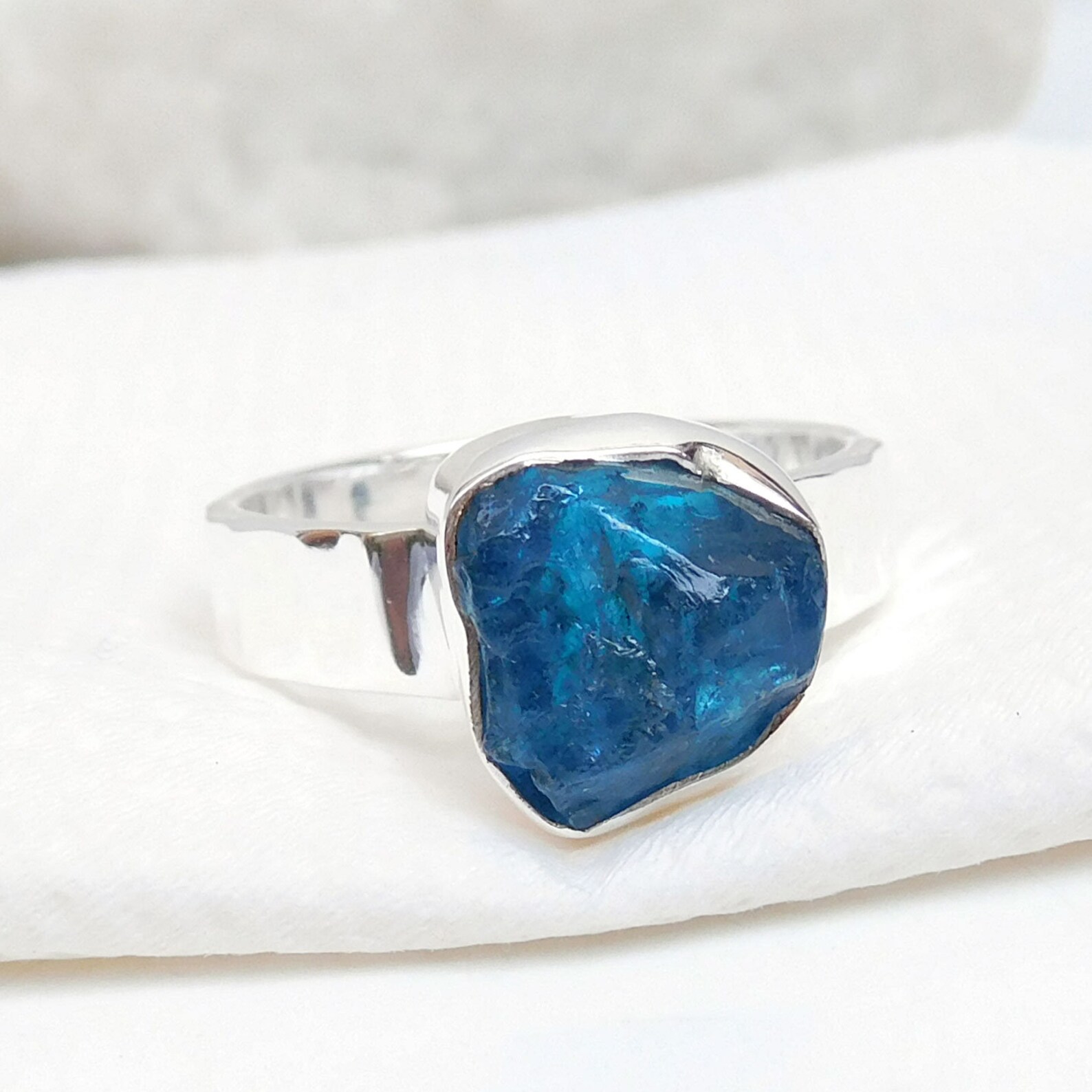 Raw Neon Blue Apatite Ring, Sterling Silver Crystal Gemstone Jewelry - Etsy