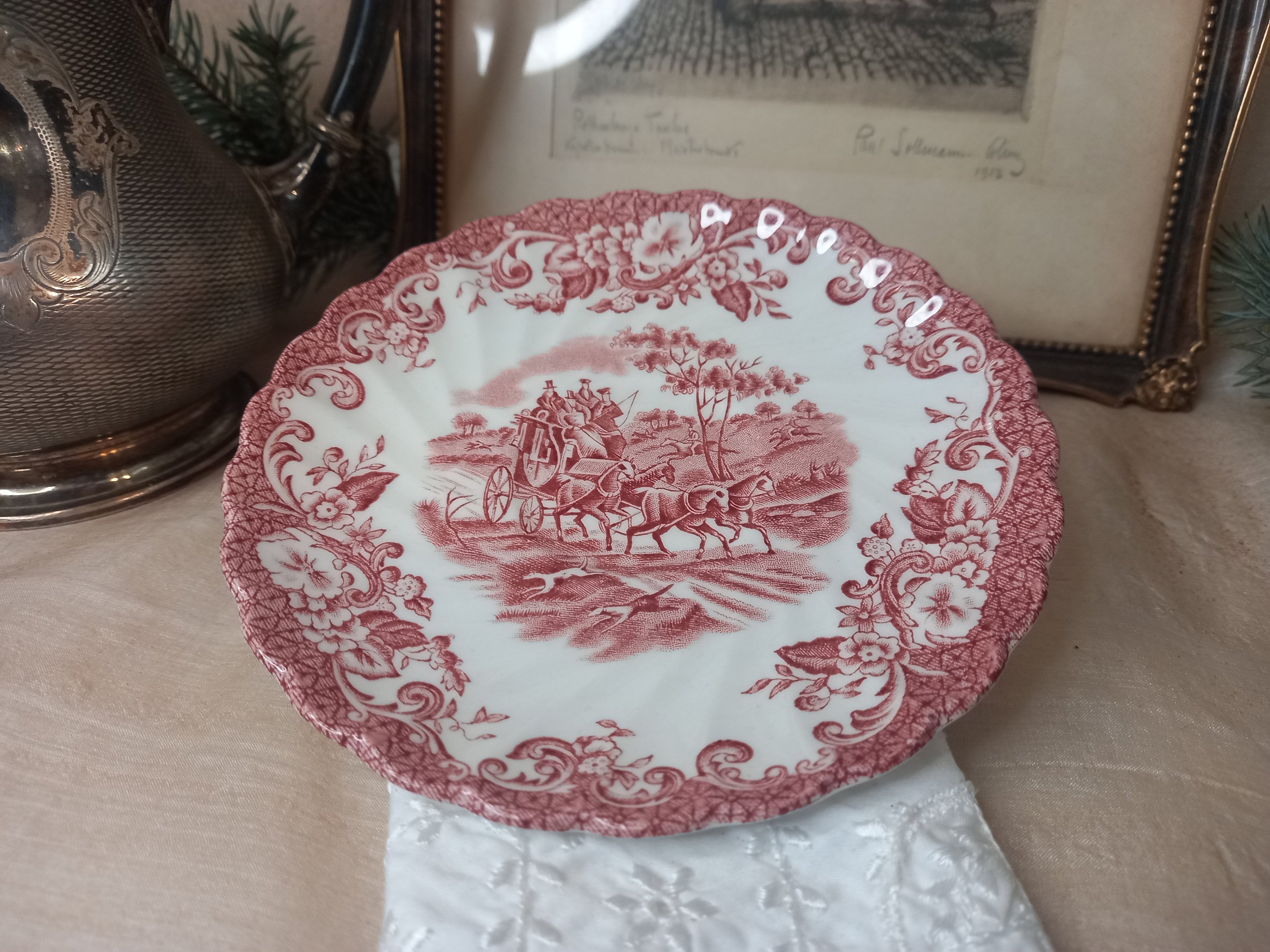 Red Collector's Plate From the Johnson Brothers Company - Etsy