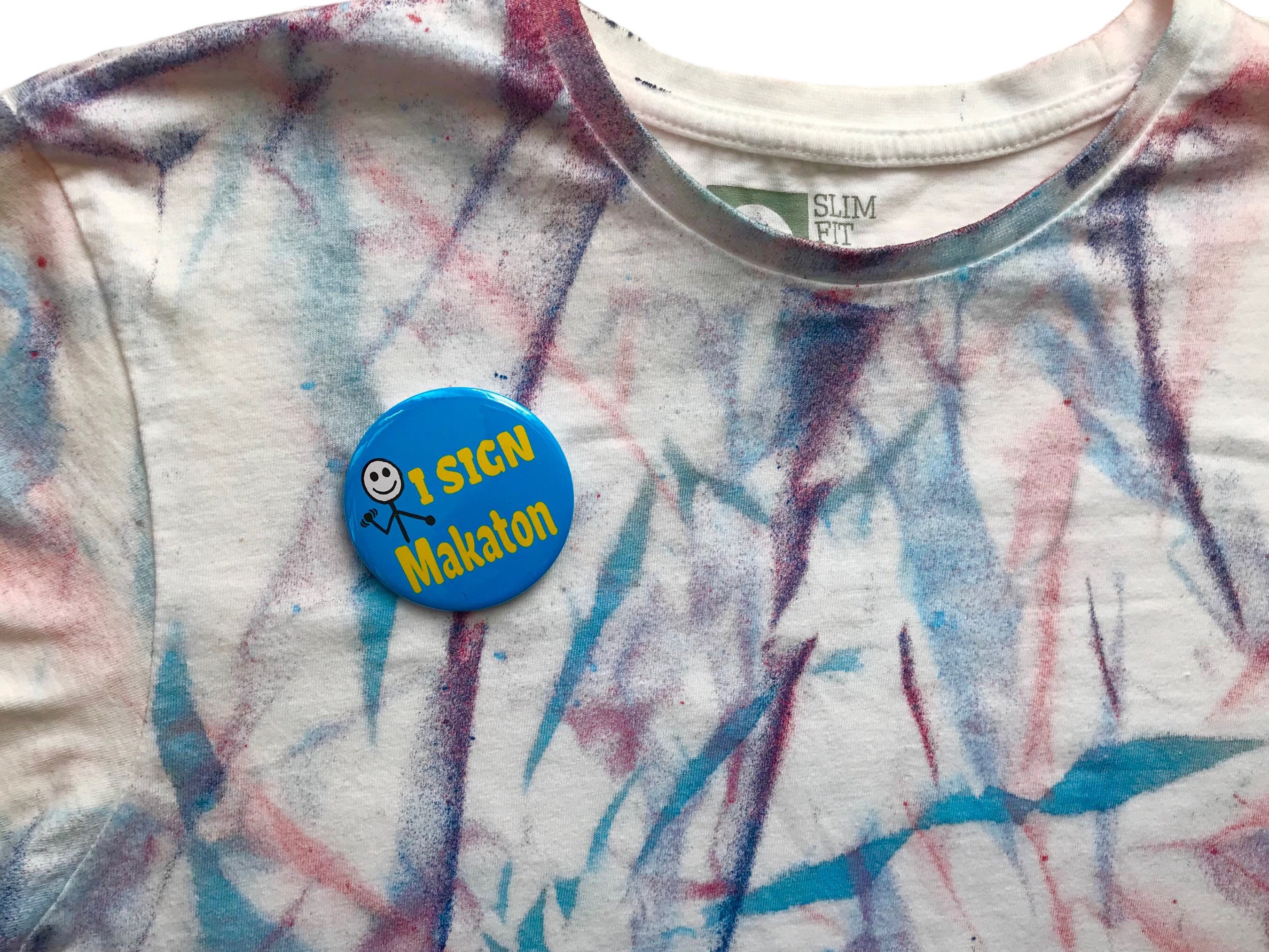 I Use/sign Makaton Badge: Communication Aid Pin - Designedwithdi - Etsy UK