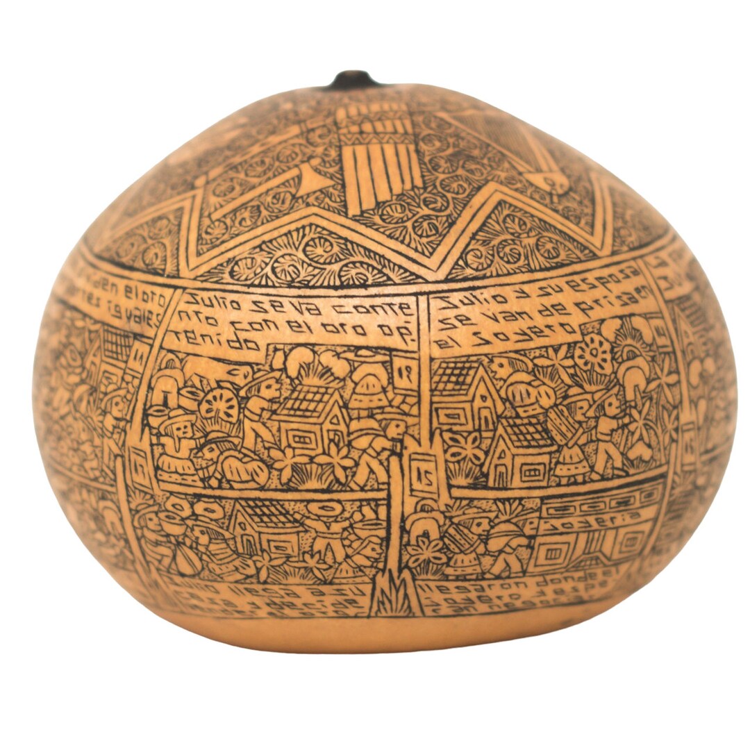 Peruvian Gourd Carved With Extreme Detail, A Story of Julio's Family ...