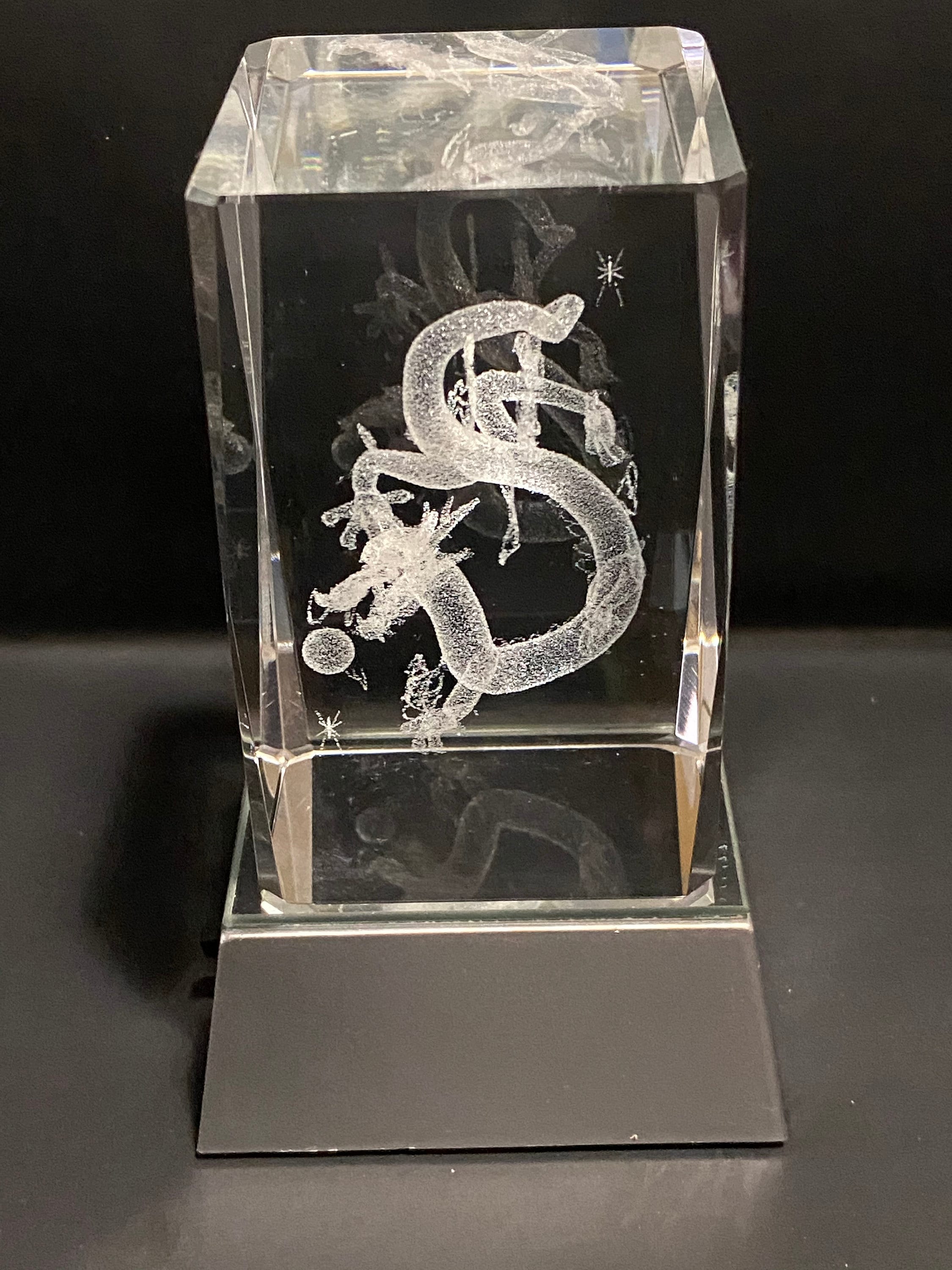 Dragon Laser Etched 3D Crystals. Size: 2"x2"x3" - Etsy.de