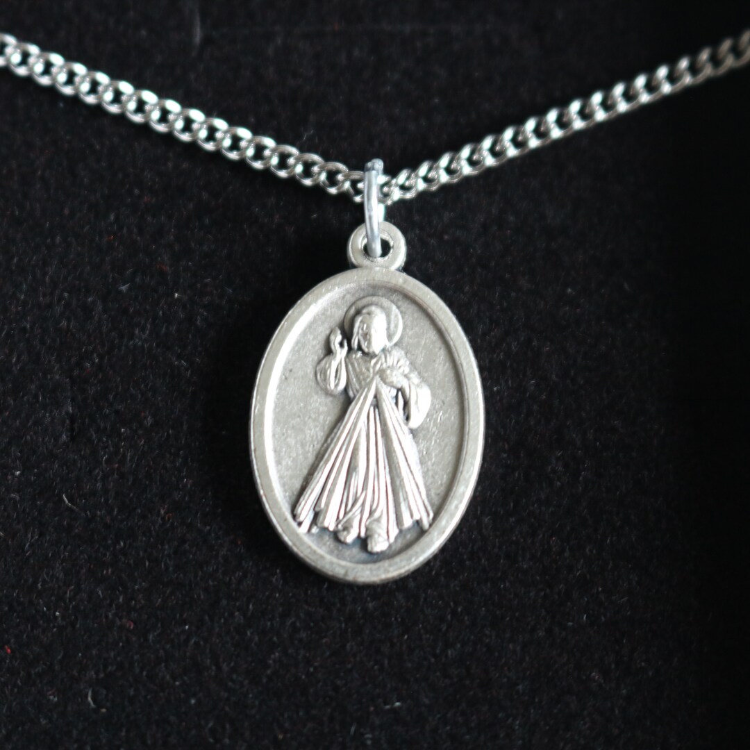 Divine Mercy Medal Women 18" Stainless Steel Chain Necklace Catholic ...