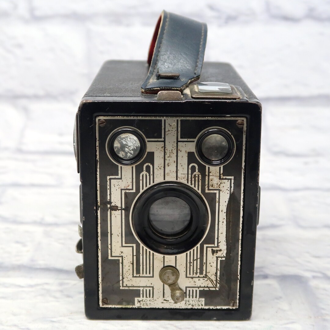 Vintage KODAK Six-20 Brownie ART DECO Box Camera for 620 Film Rustic G2 ...