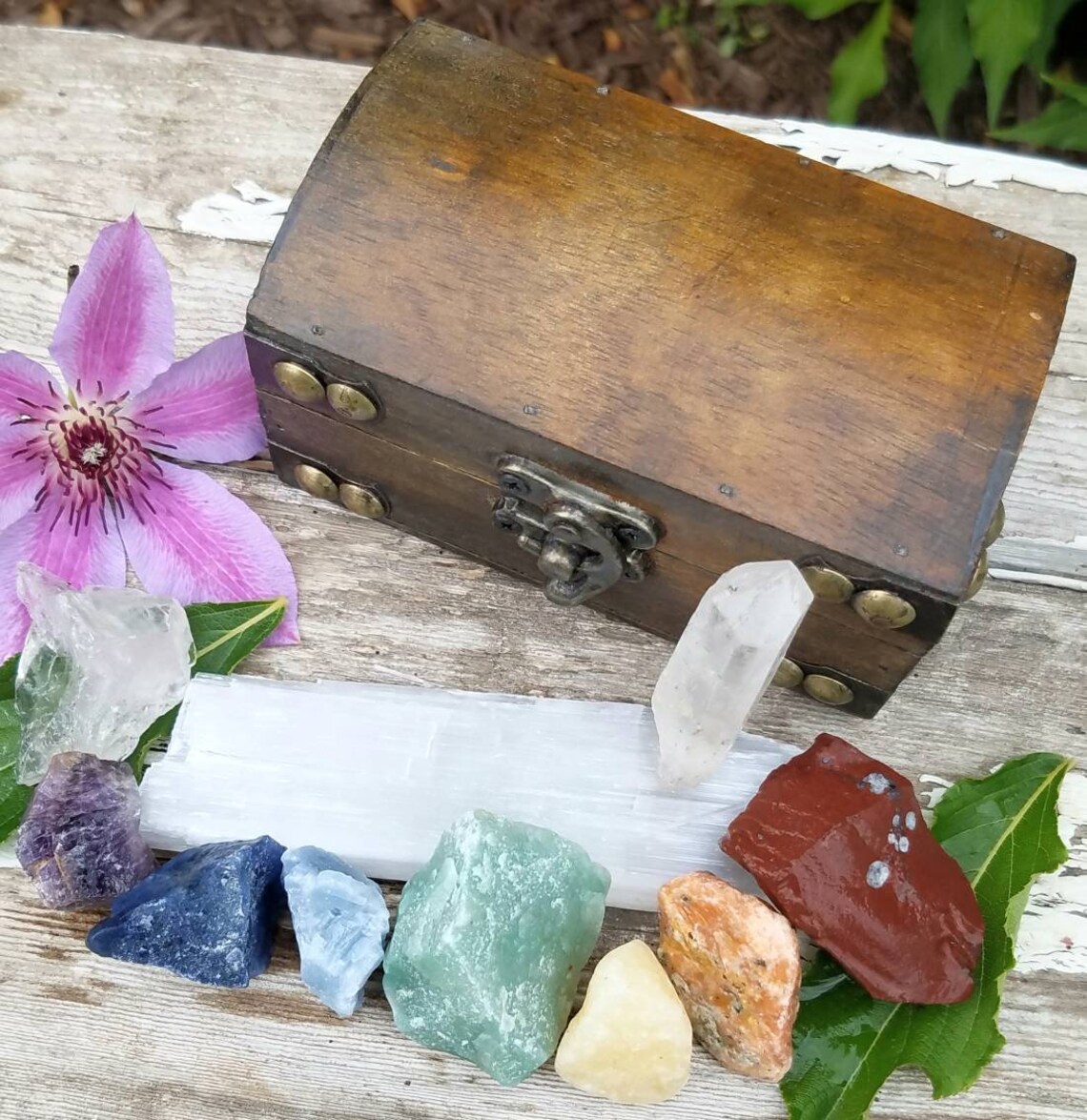 11pc Chakra Kit Crystal Set Raw Gemstone Treasure Chest Box - Etsy