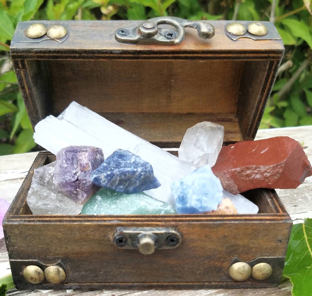11pc Chakra Kit Crystal Set Raw Gemstone Treasure Chest Box Selenite ...