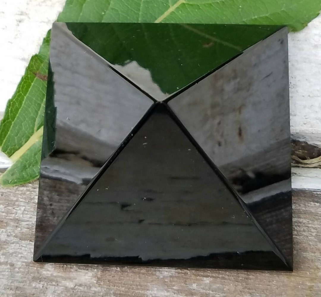 Black Obsidian Pyramid Crystal Scrying Divination Witchcraft Wicca ...