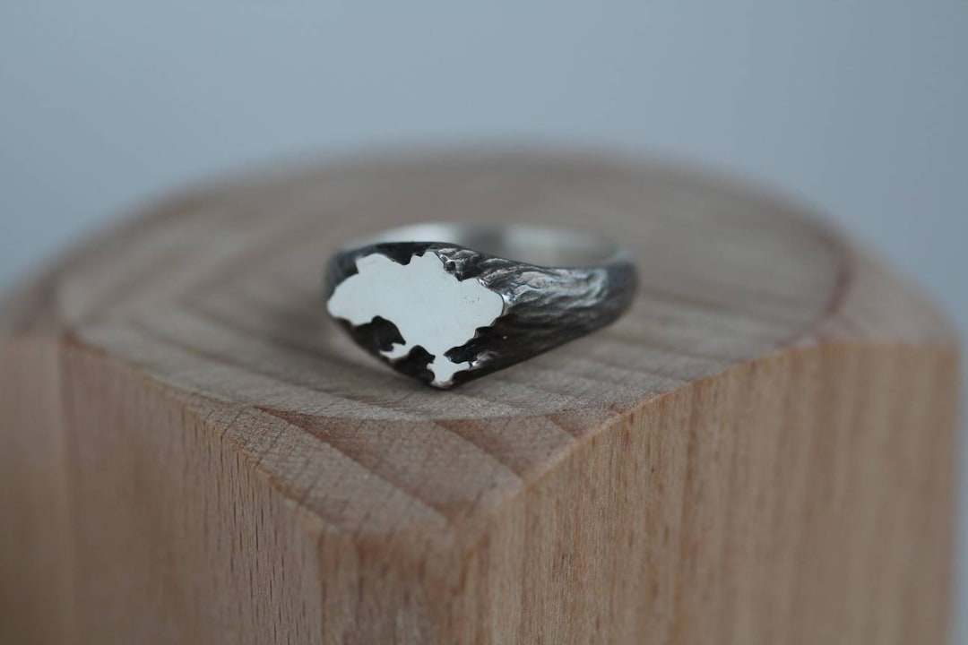 Silver Signet Ring, Ukraine Map Ring, Personalized Unisex Signet Ring ...