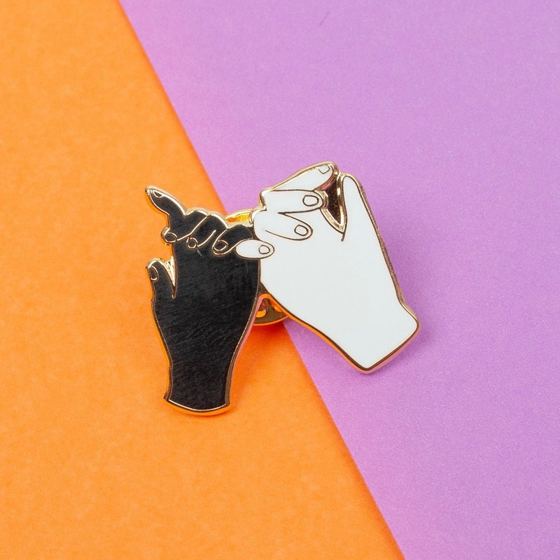 Holding Hands Enamel Pin - Etsy