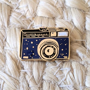 Enamel Pins - Vintage Camera Retro Polaroid Enamel Pin - Etsy