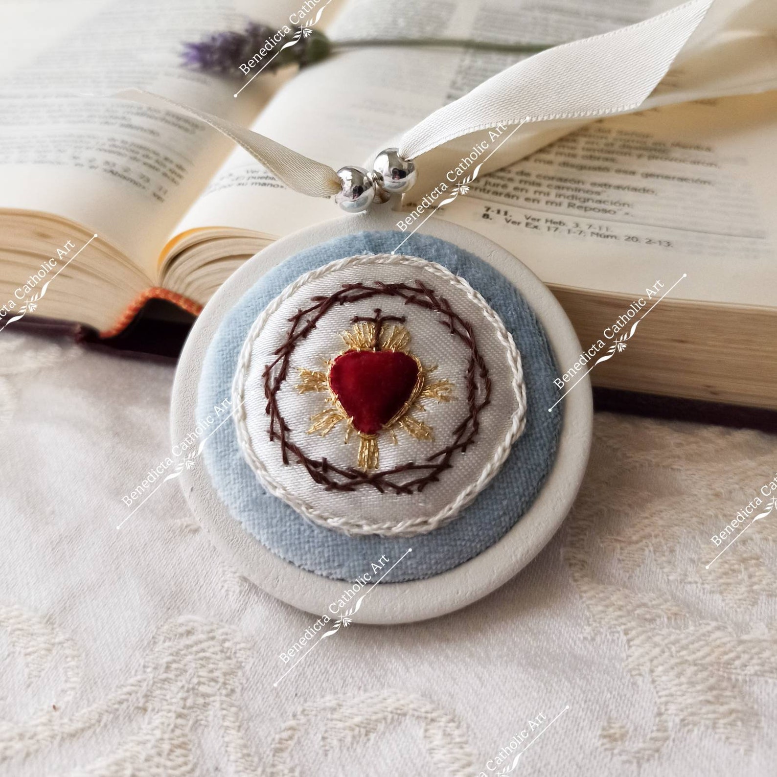 Medal of the Sacred Heart badge Hand embroidered catholic | Etsy