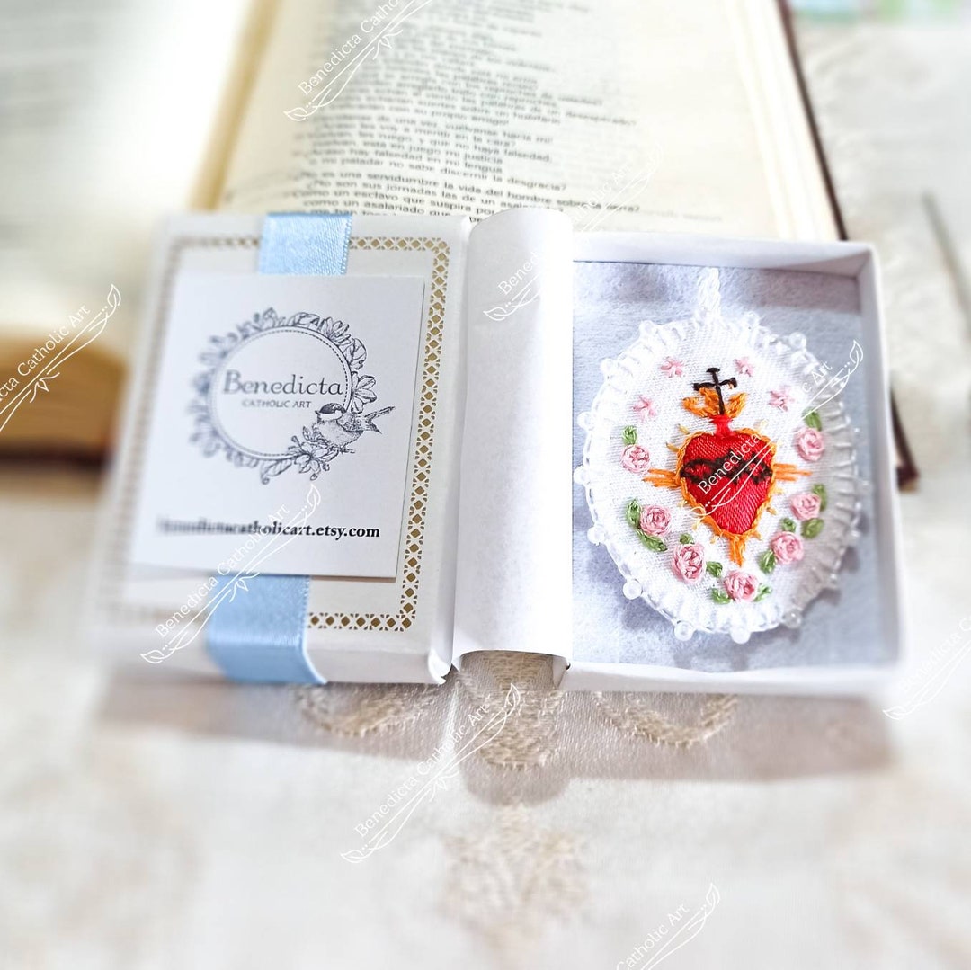 Detente of the Sacred Heart of Jesus Badge, Catholic Needlework Art ...