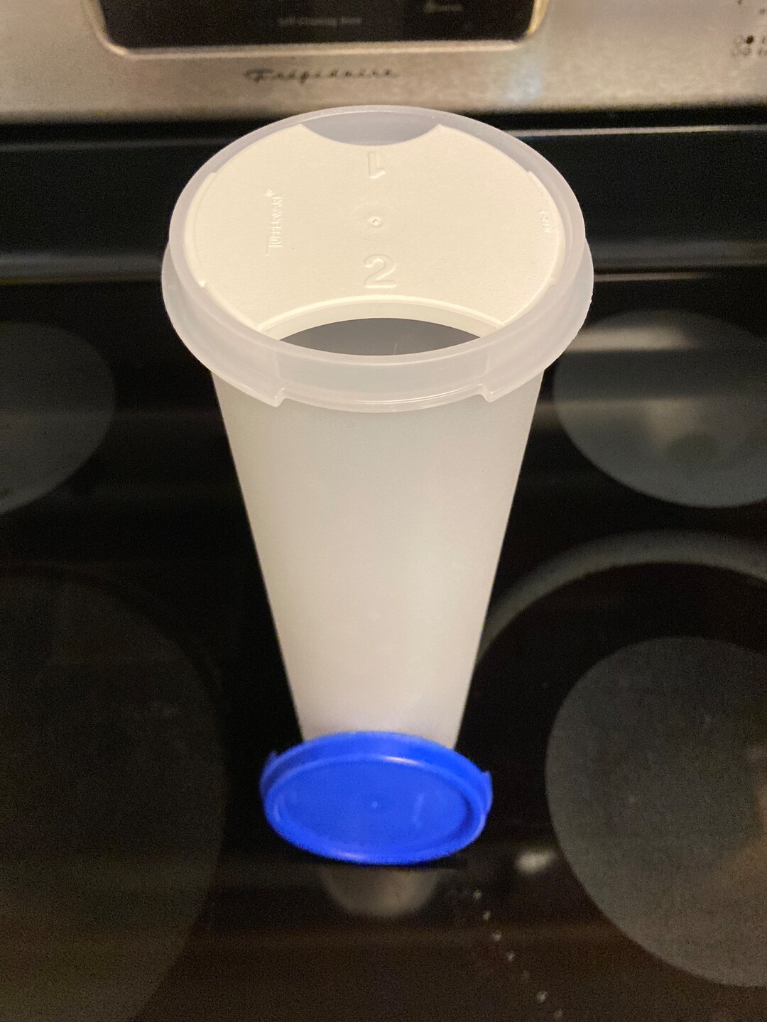 TUPPERWARE Spaghetti/pasta Keeper-with Lid and Serving Size Insert ...