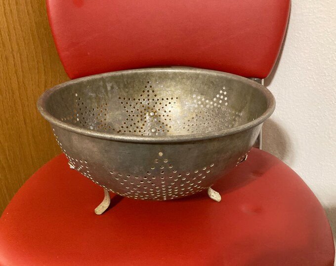 Vintage Seven Star Colander 3 Feet No Handles, Vintage Colander With ...