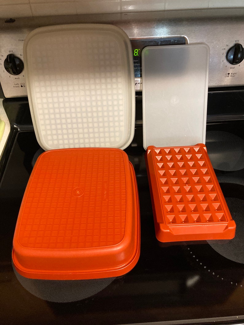 Vintage Tupperware Set of Two Paprika 1294 and 1292 With Lids - Etsy