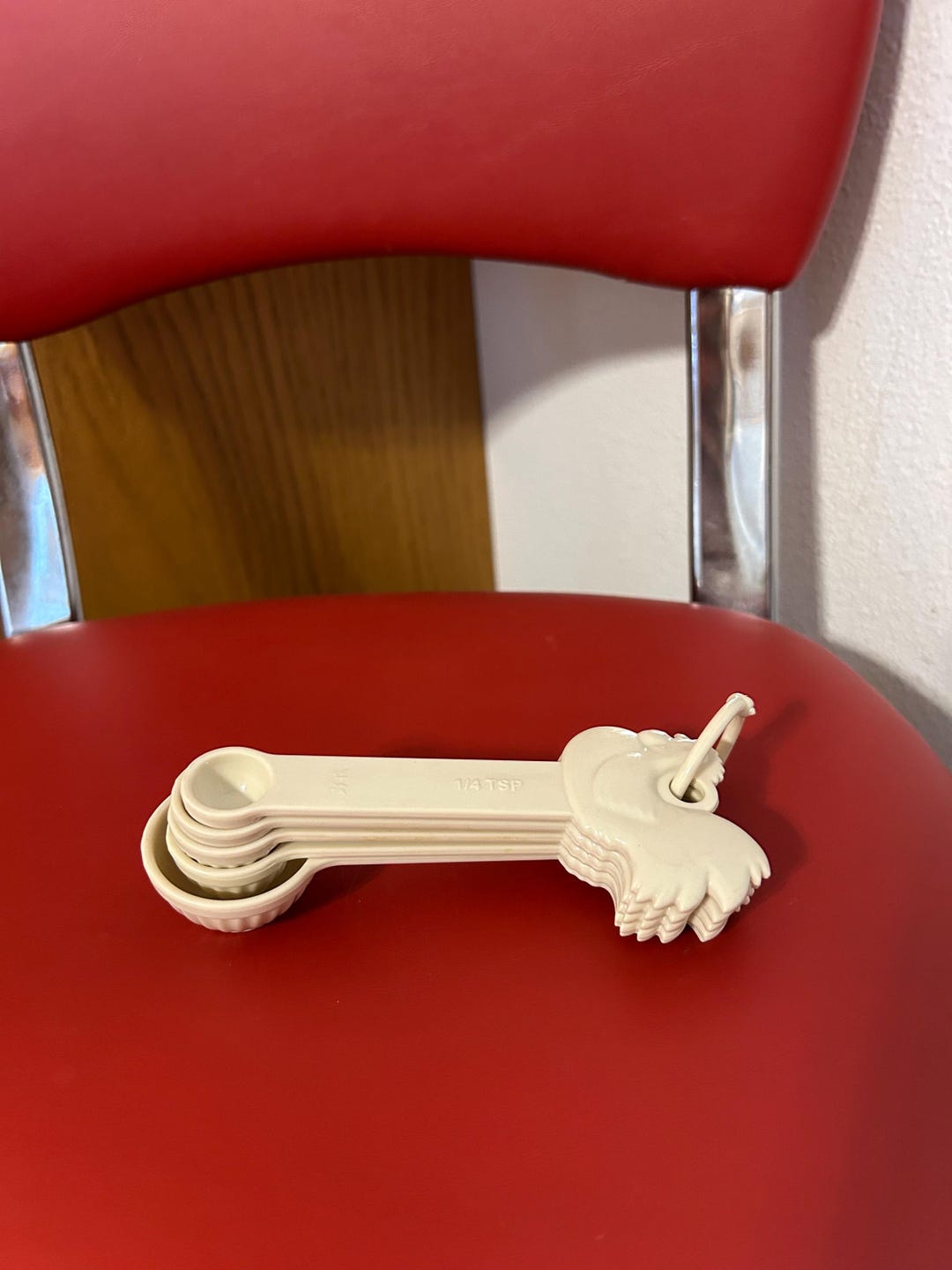Paula Deen Rooster Chicken Measuring Spoons Plastic Nesting Set of 5 on ...