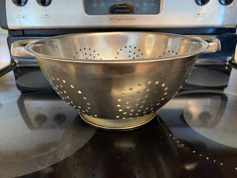 Vintage 11 Inch Colander Pedestal Colander With Handles - Etsy