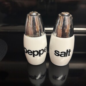 Vintage MCM Westinghouse Gemco Salt & Pepper Shakers Milk Glass With ...