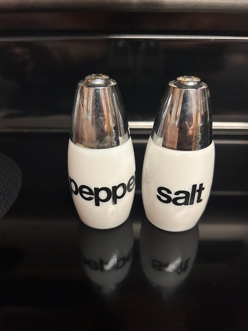 Vintage MCM Westinghouse Gemco Salt & Pepper Shakers Milk Glass With ...