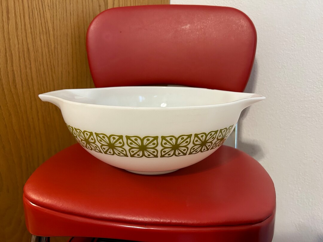 Vintage Pyrex # 444 Verde Green Square Flower Cinderella 4-quart ...