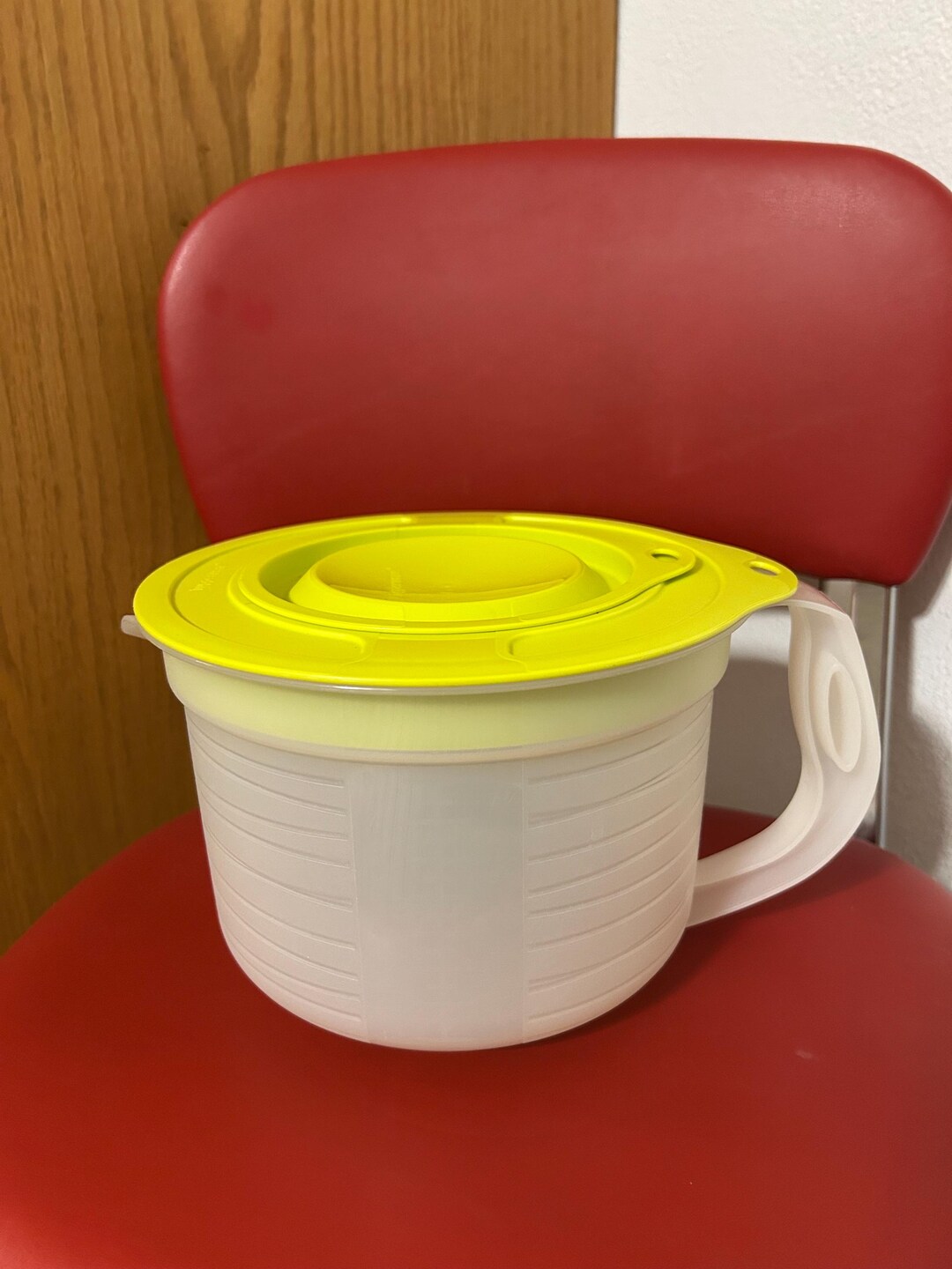 Tupperware MIX N STOR 8 Cup 2 Liter Pitcher Measuring Bowl With Lid ...