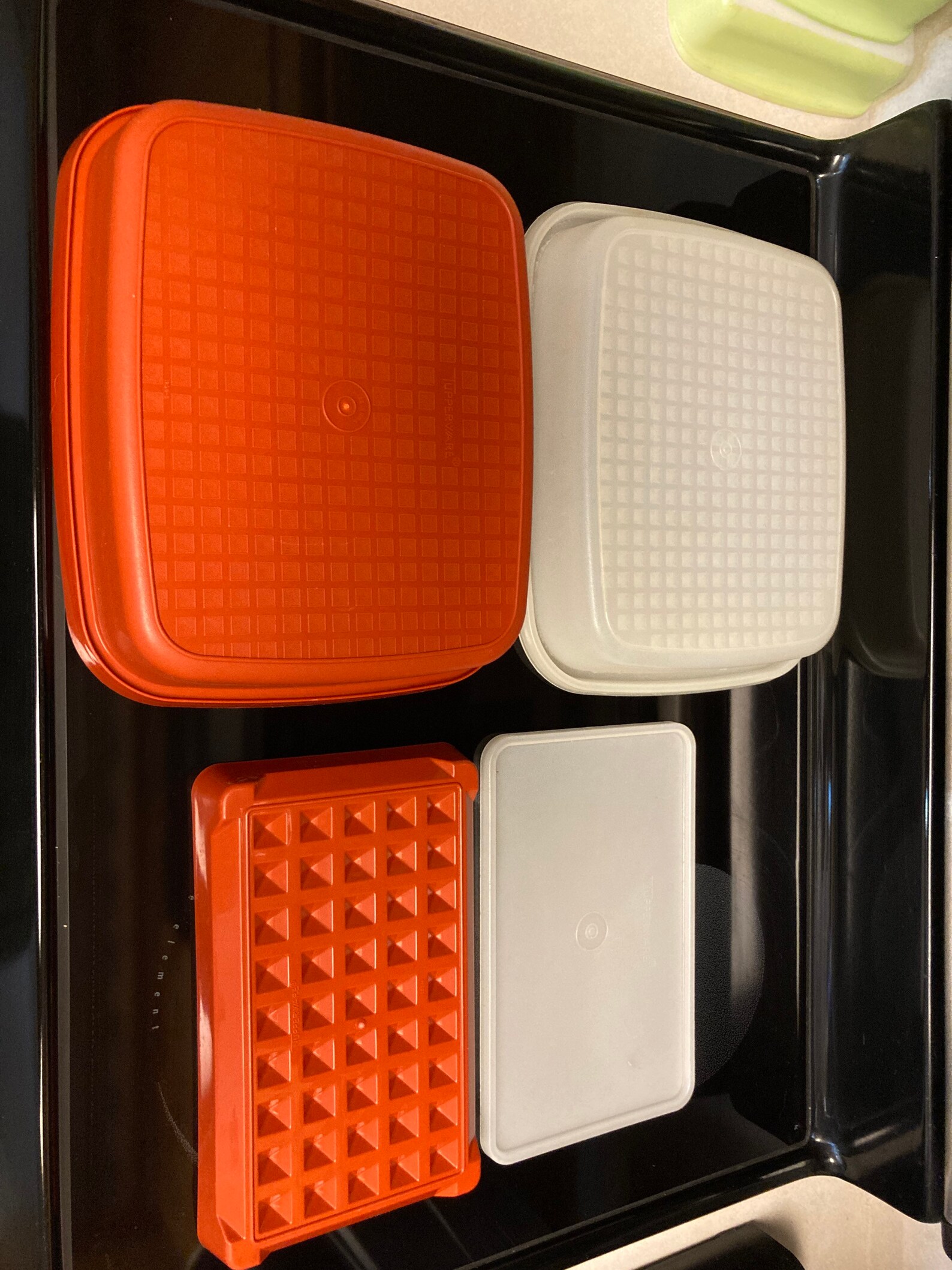 Vintage Tupperware set of two paprika 1294 and 1292 with lids | Etsy