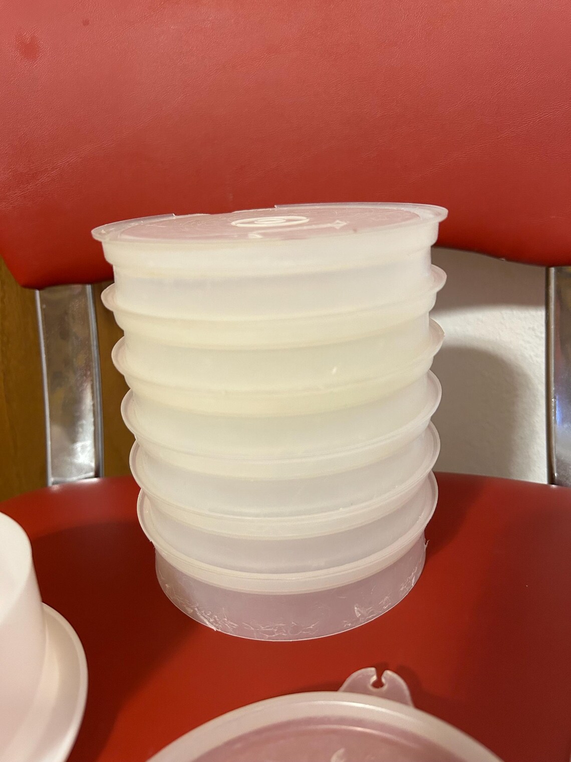 6 Tupperware 4" Hamburger Burger Keepers 882 With 1 Seal Press and Ring ...