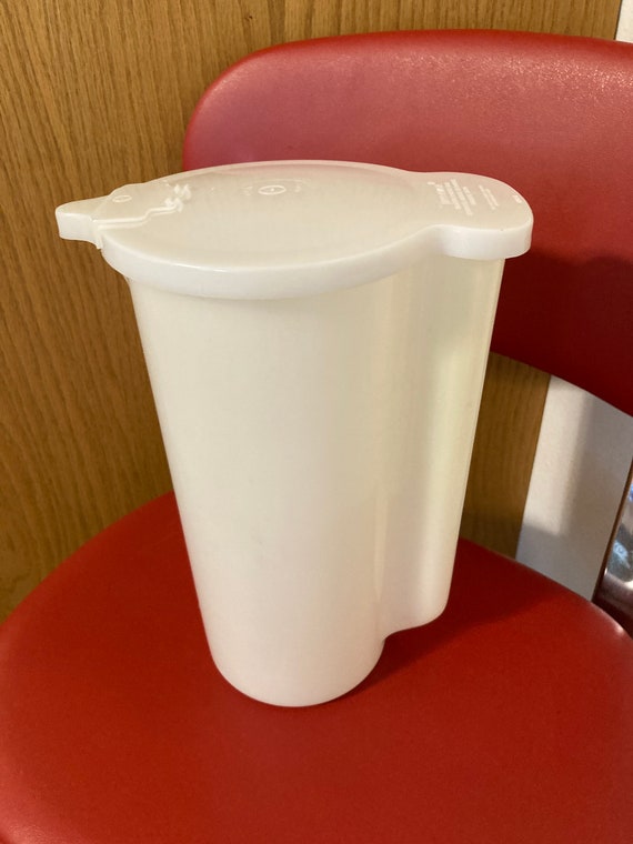Vintage White Tupperware 2 Quart Drink Pitcher 129 and Lid - Etsy