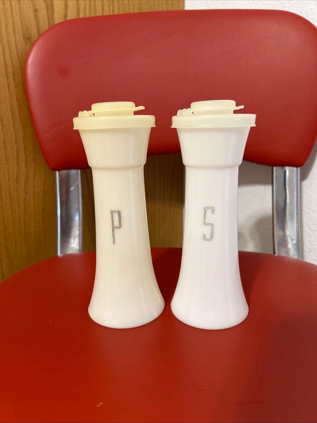 Vintage Tupperware 6" Hourglass White Salt & Pepper Shakers 718 ...