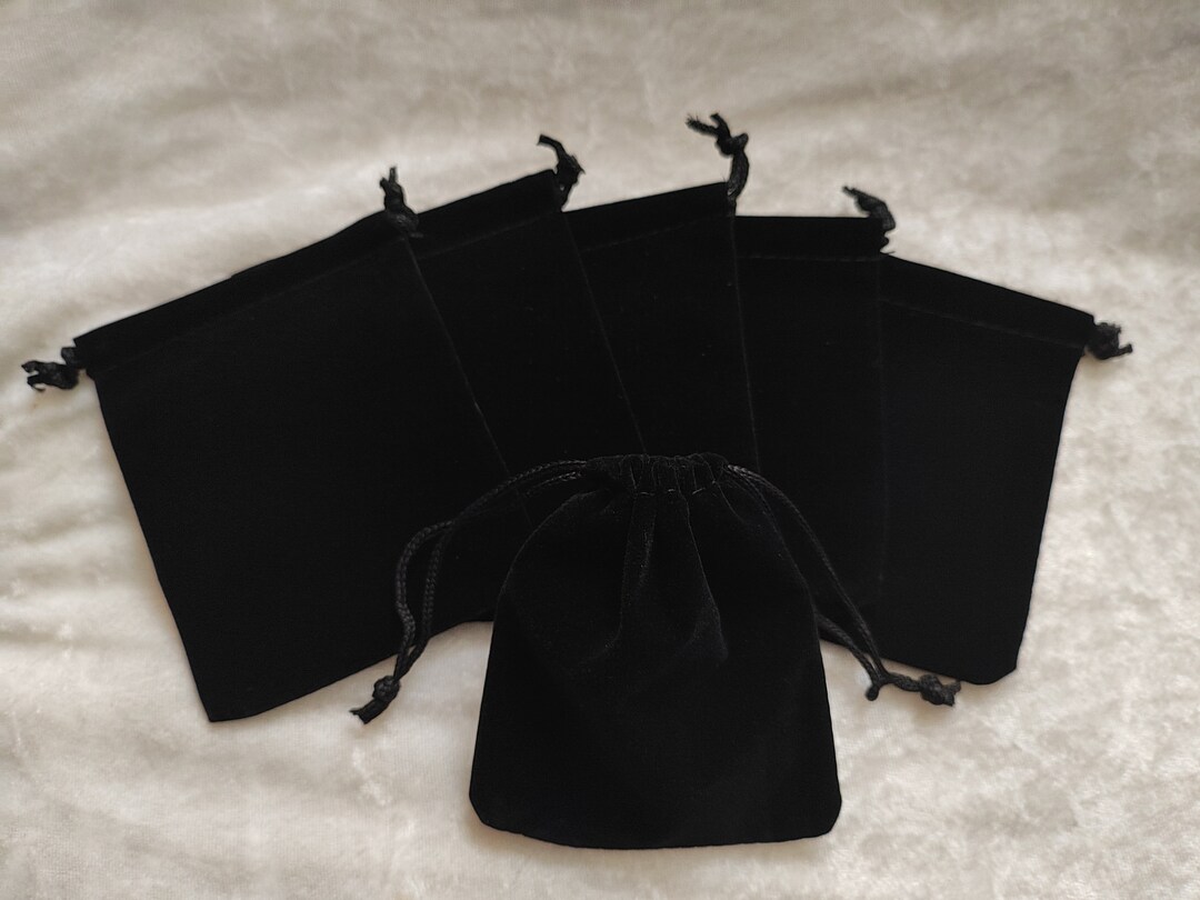 5 Pcs Black Soft Velvet Drawstring Gift Pouches Bags 8cm X 10cm ...
