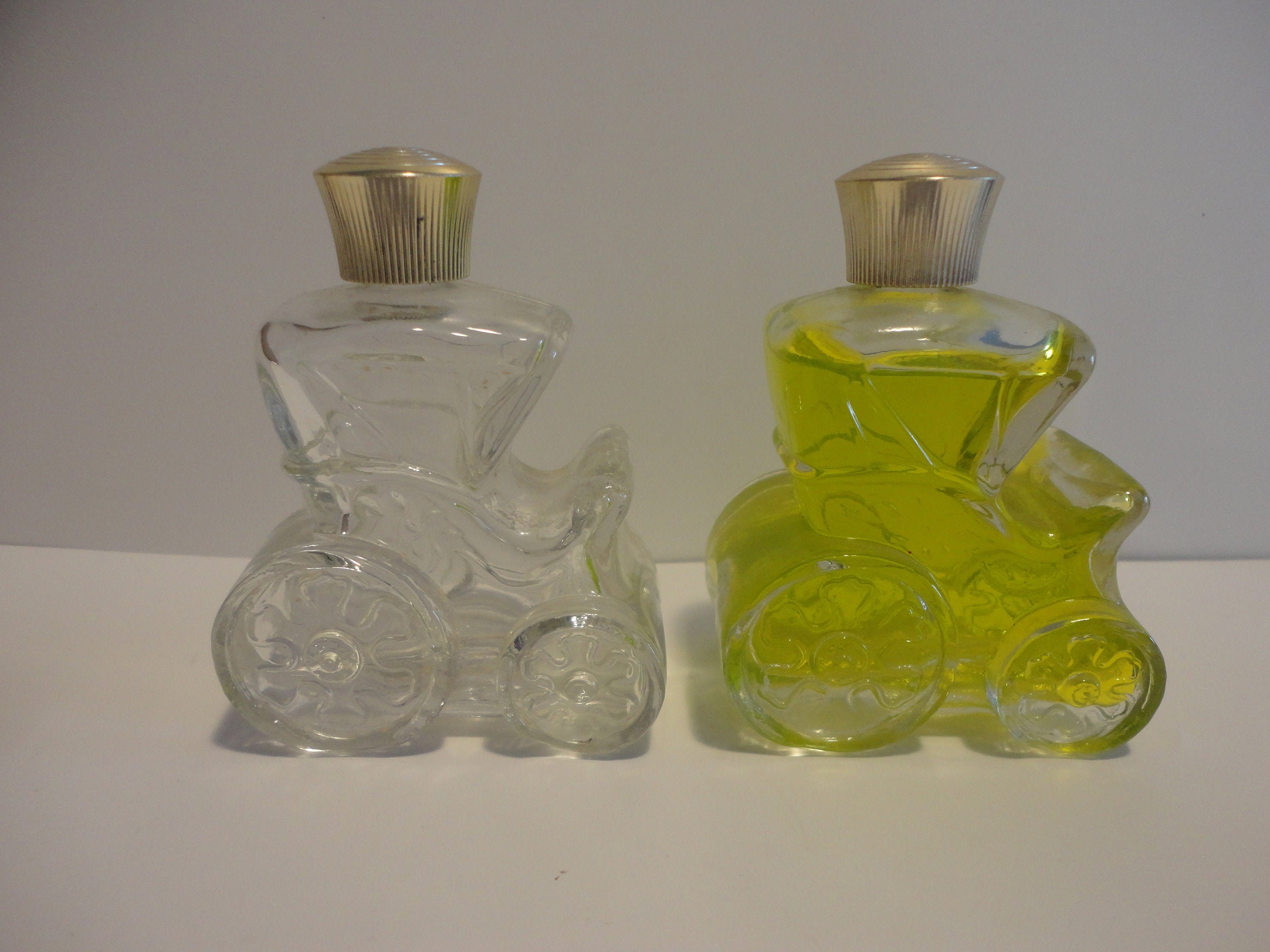 Avon Miniature Courting Carriage Perfume BottleCollectible | Etsy