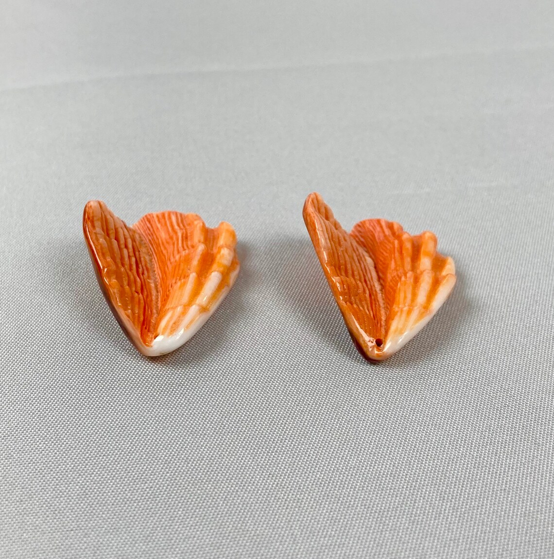 Lion Paw Shell - Lion Paw Pear Shaped Loose Piece - Orange Shell Bead ...