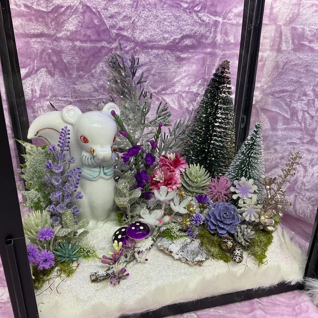 Christmas Light up Lantern With Vintage Kitsch Squirrel Critter Playing ...