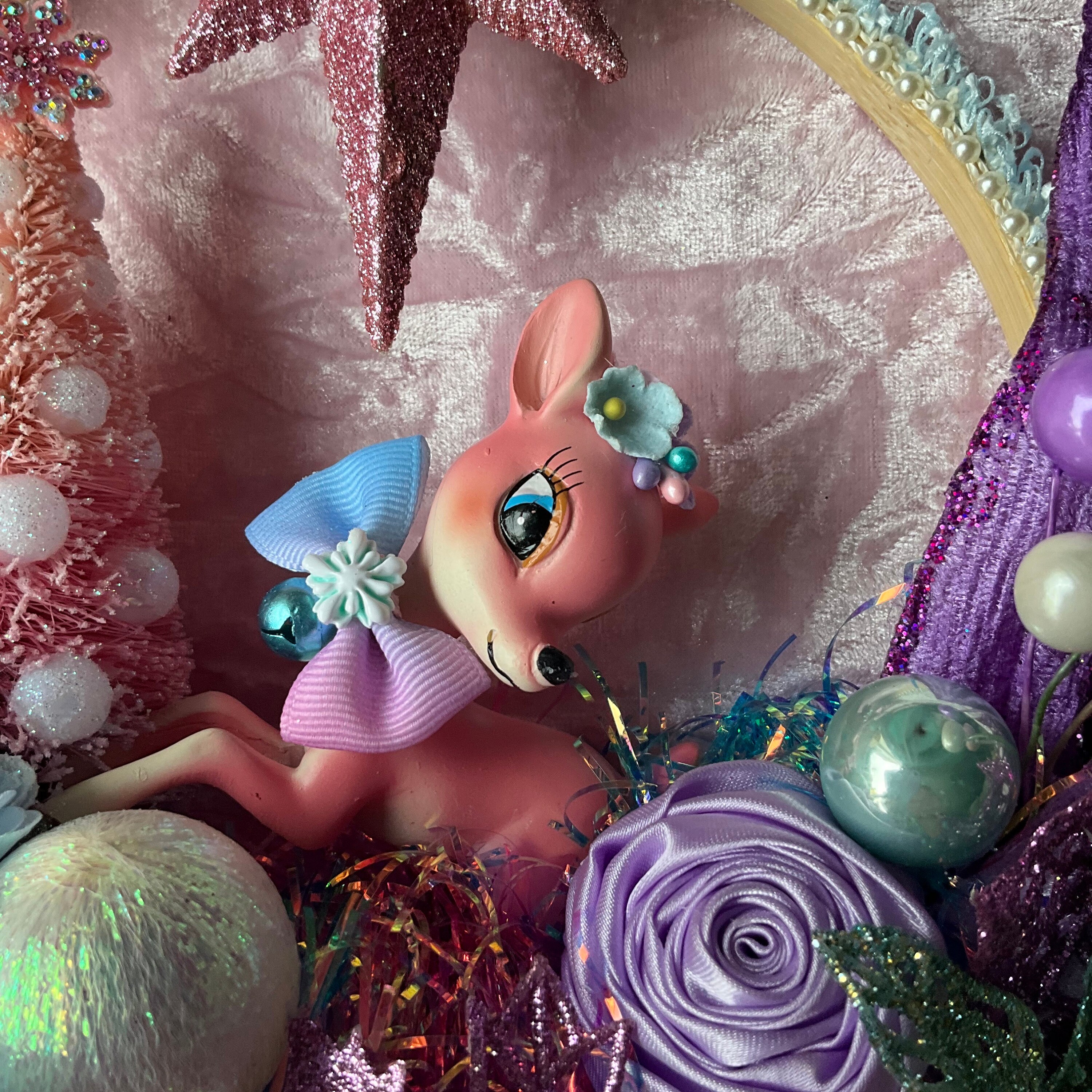 Kitsch Deer Vintage Style Christmas Wreath Lilac Pink Blue Iridescent ...
