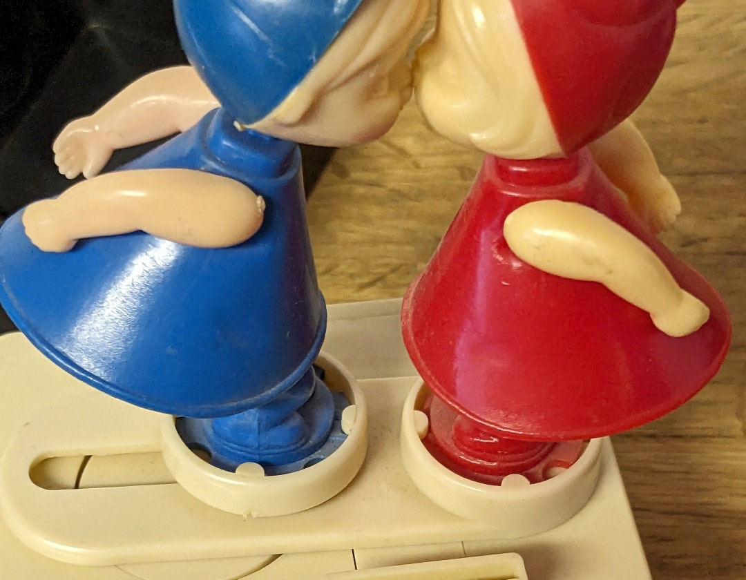 Lovebank Kissing Couple Love Coin Bank Animated Plastic Red Blue ...