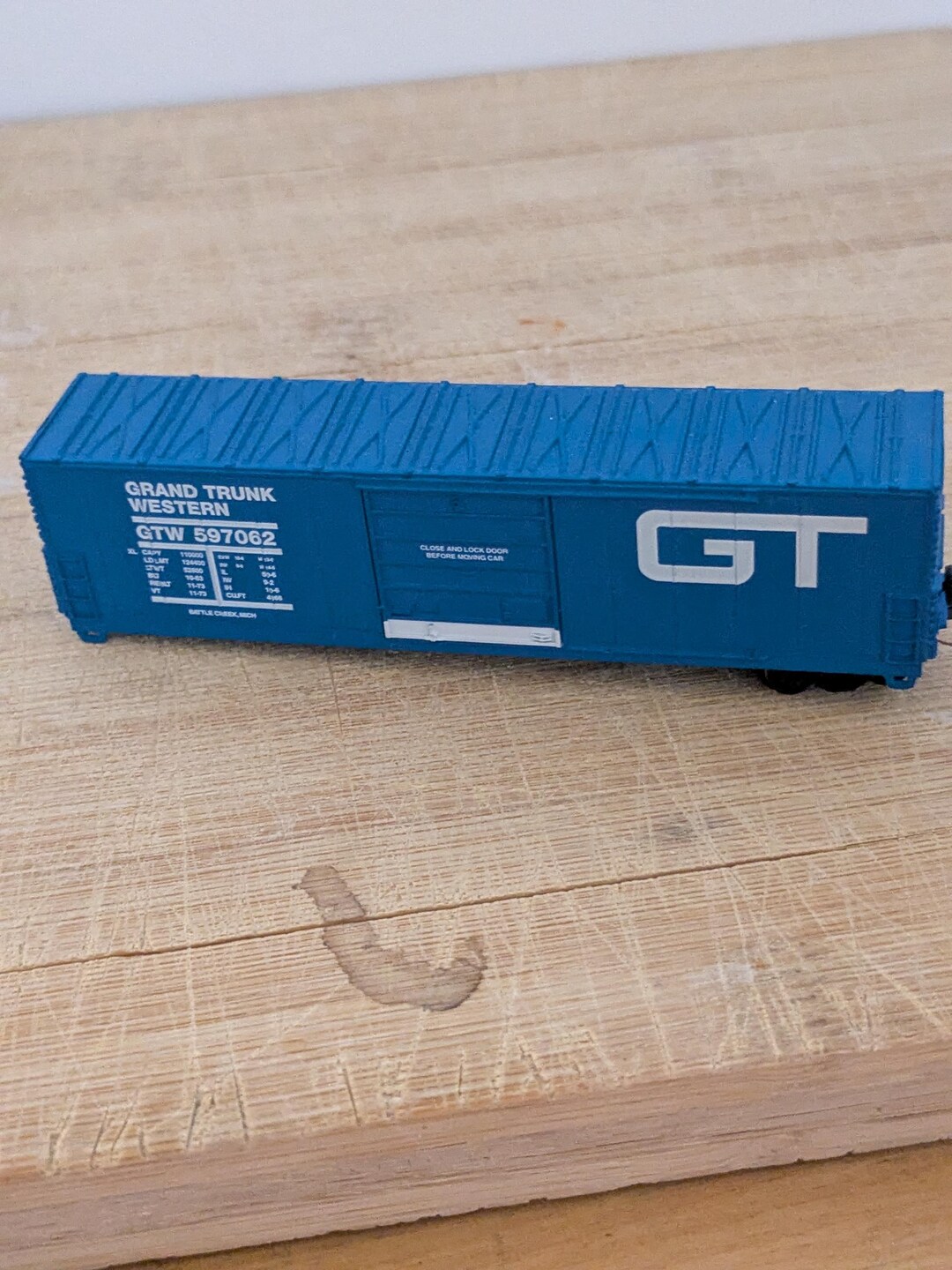 Box Car N Scale Grand Trunk GT Single Wide Door Car Parts Life Like ...