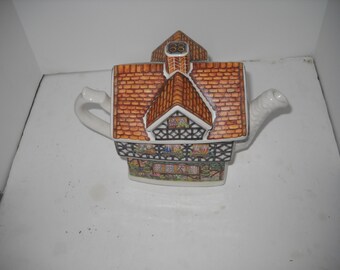 English Tall Teapot - Etsy