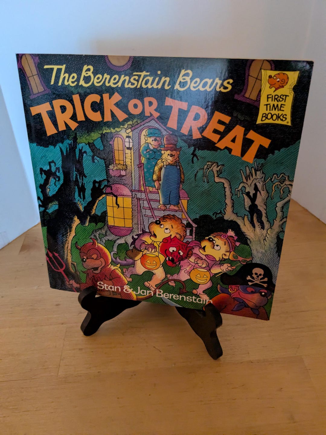 Berenstain Bears Trick or Treat First Time Book Children Illustrations ...