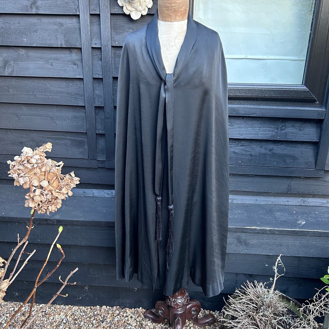 Antique Black Silk Opera Cape Edwardian 1920s Patterned Lining Robb ...