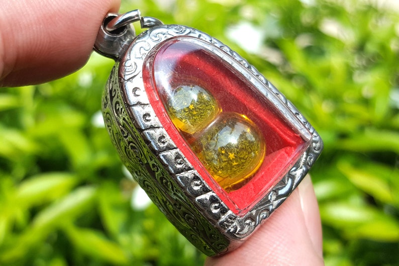 Cased Mystic Yellow Calabash Energy Naga Eye Crystal Gems Stone Charm ...
