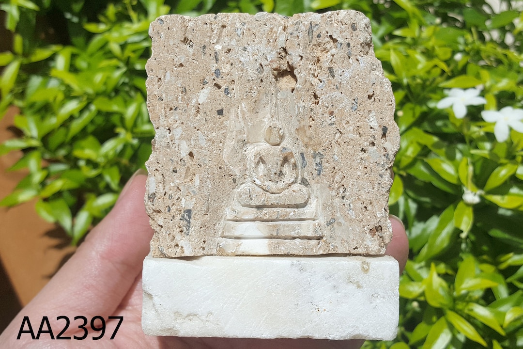 Arahant Sacred Stone Phra Tad Relic Sarira Somdej Sam Roi Yod Amulet # ...