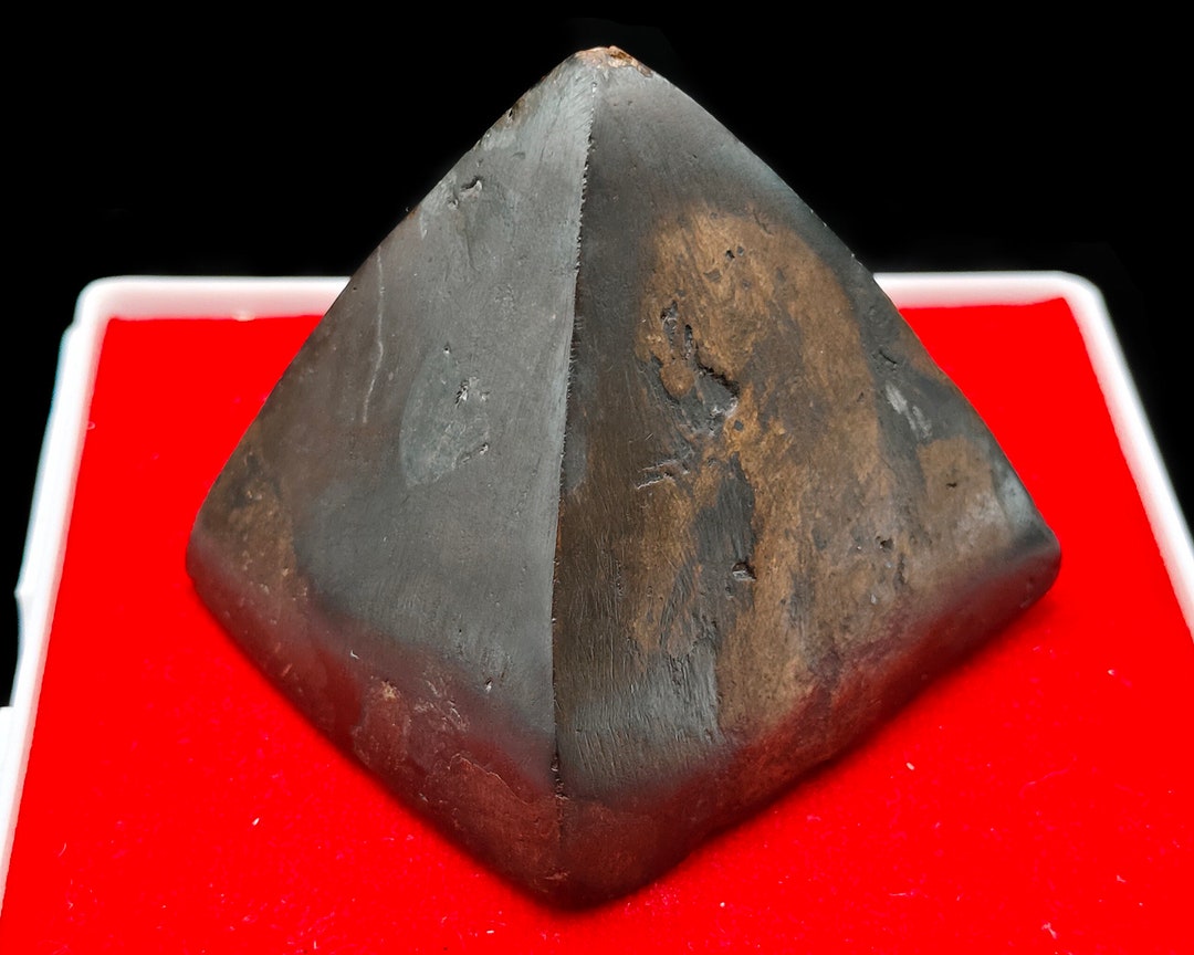 Rare Mysterious Sacred Pyramid Leklai Stone Magic Charm Protection ...