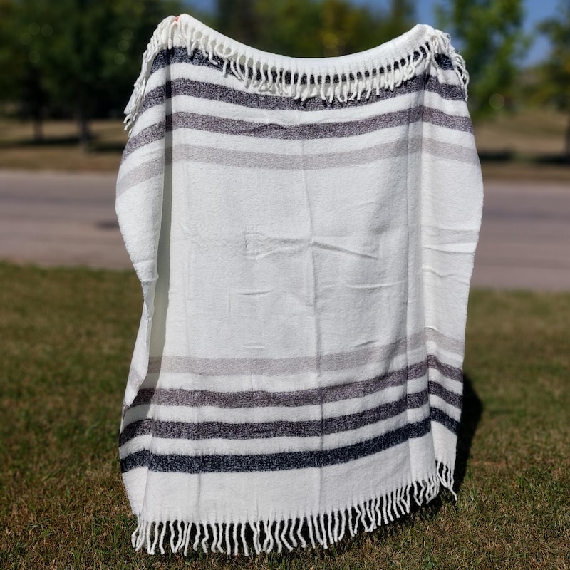 Hudson Bay Company (hbc) Blankets for Sale - Etsy Canada