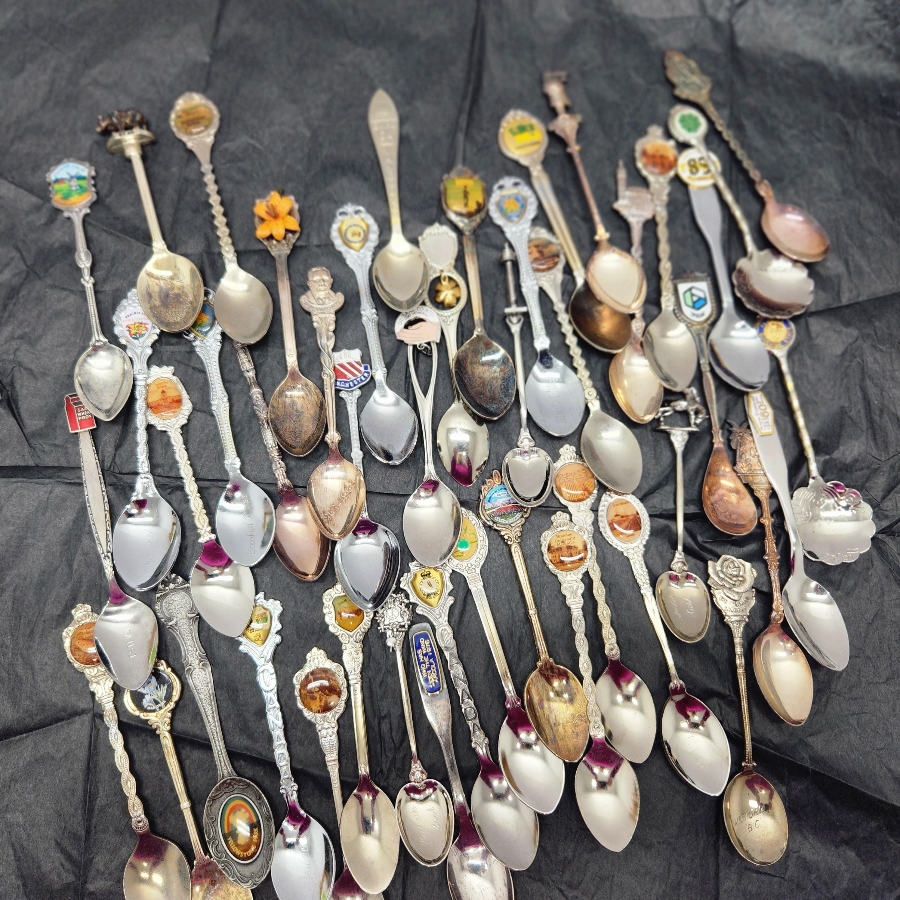 Vintage Souvenir Spoon Collection Display Case Item Tea Party Accessory ...