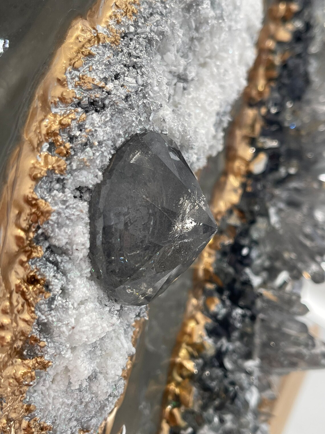 C H R O M A Epoxy Resin Geode Wall Art - Etsy