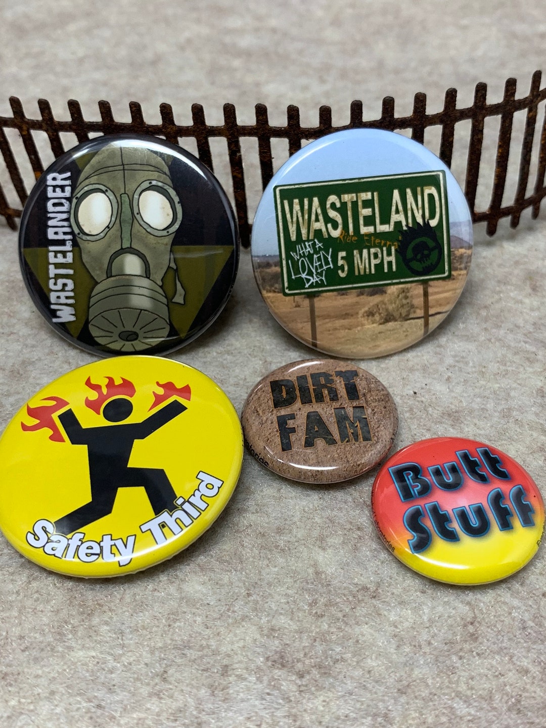 Wasteland Post Apocalypse Pinback Button Set. FIVE Pin Set! Perfect for ...