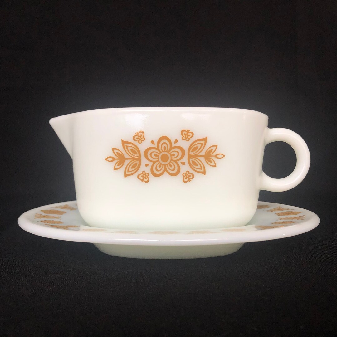 Vintage Pyrex Butterfly Gold Pattern 2 Piece Gravy Boat Set - Vintage ...