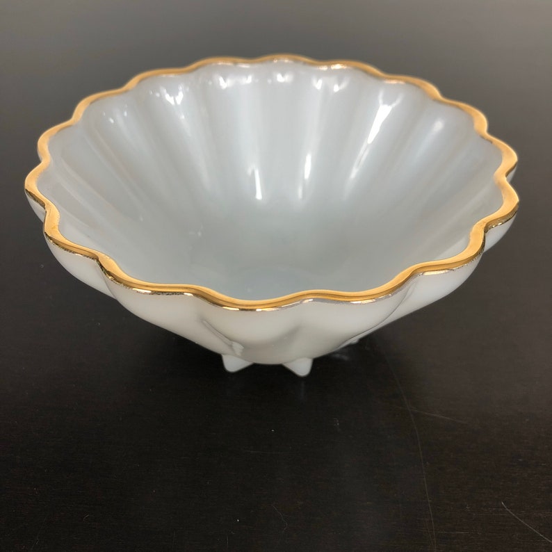 Gorgeous Little Scalloped Gold Rimmed Vintage Milkglass Bowl - Etsy